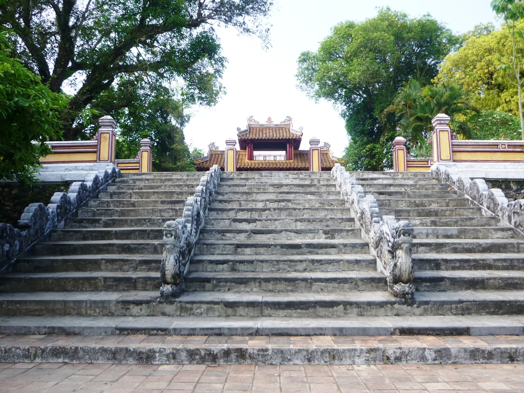 Du lịch Lăng Gia Long - Thiên Thọ Lăng