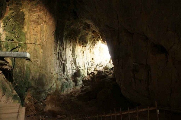 Du lịch Hang Con Moong